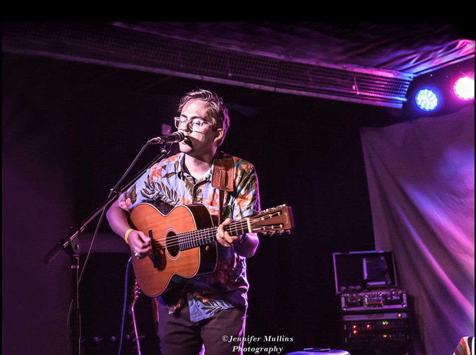 Music magazine gig photography of Dylan Pratt concert pictures